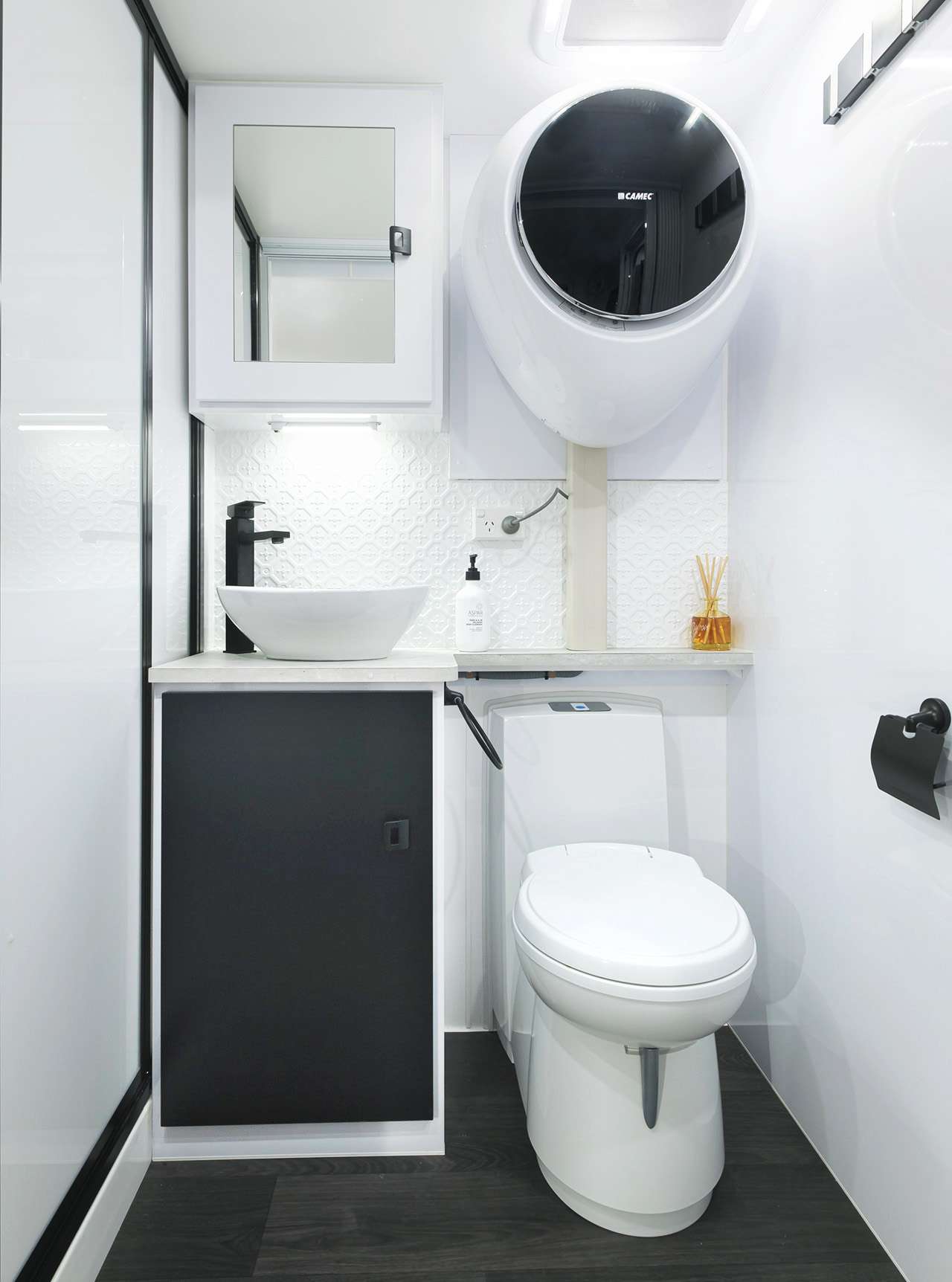 Wonderland Amaroo Caravans | Classic Luxury Off-Road Australian Caravans